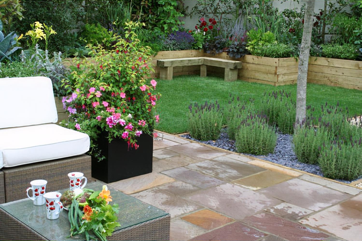 Hampton court flower show 2009 - hope begins at home garden
