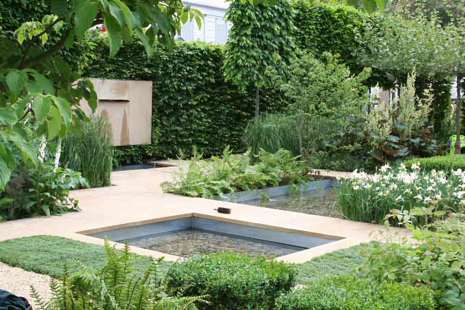 Chelsea 2008 reflective garden