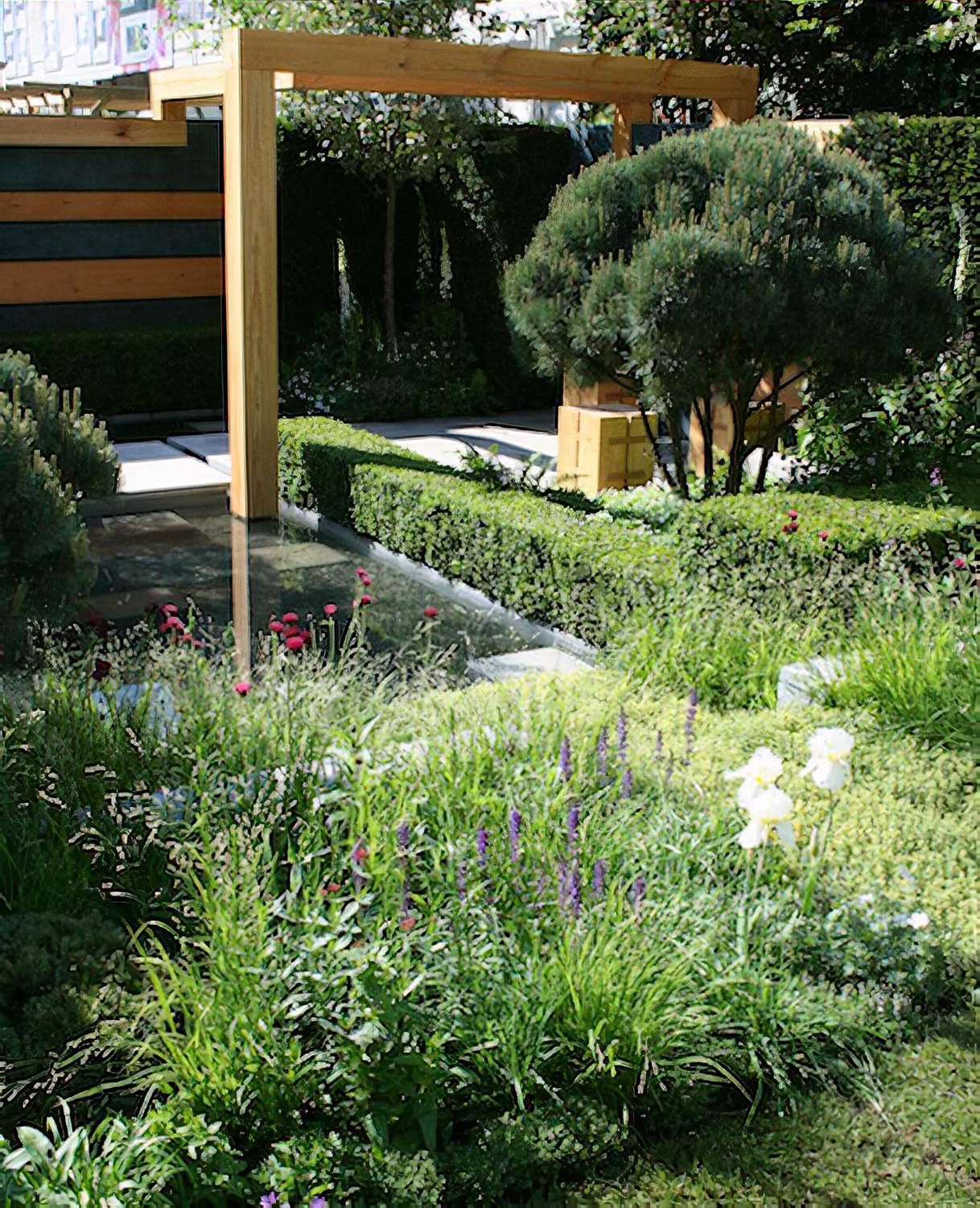 The Extending Space Garden